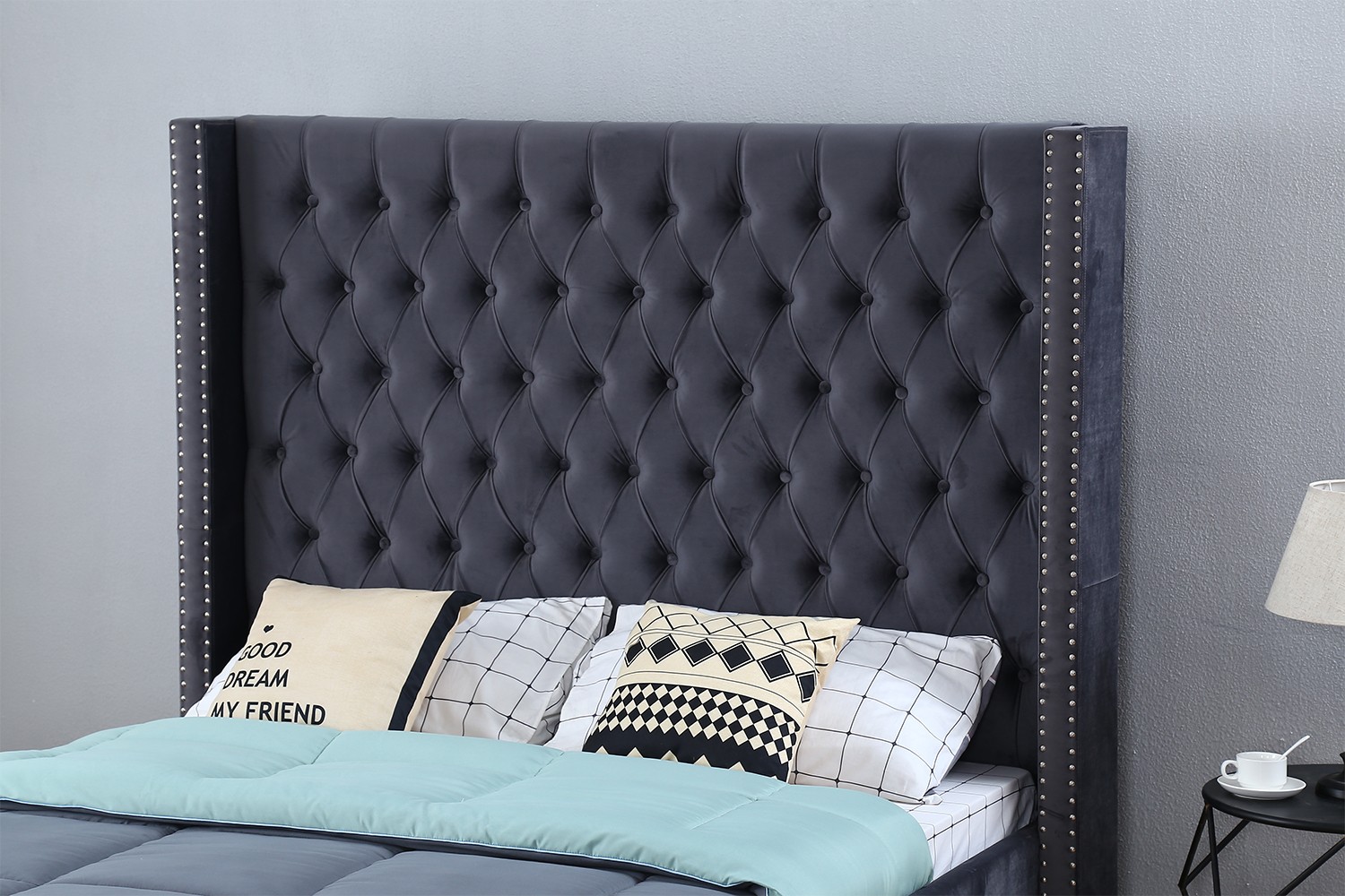 Lit design grande tête de lit LIA