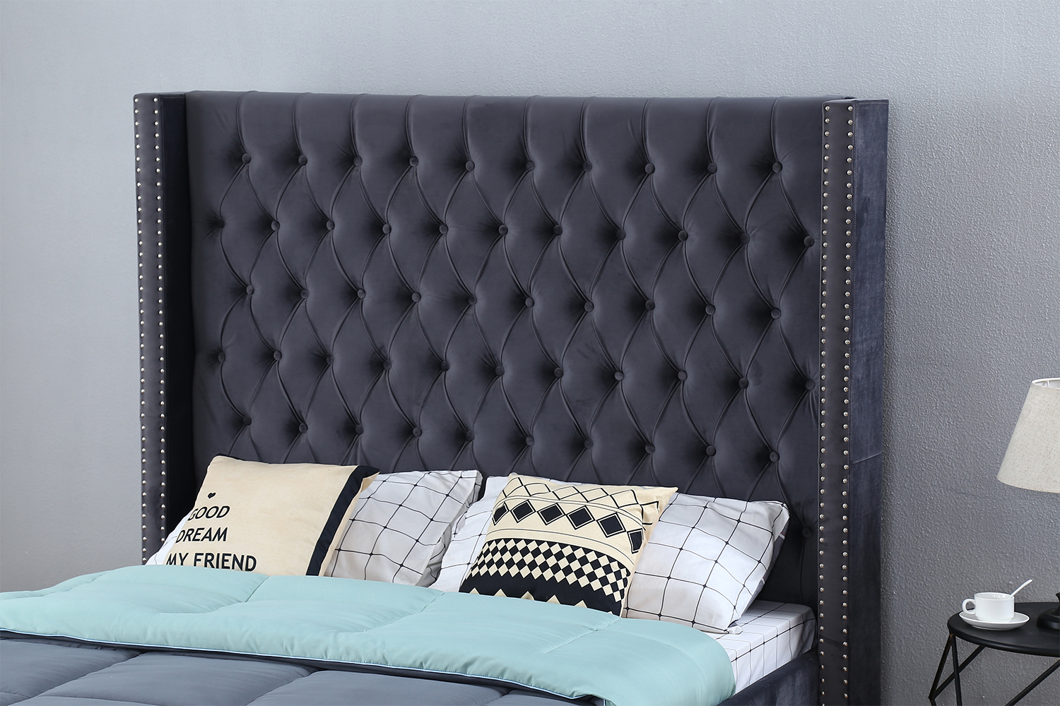 Lit design grande tête de lit LIA